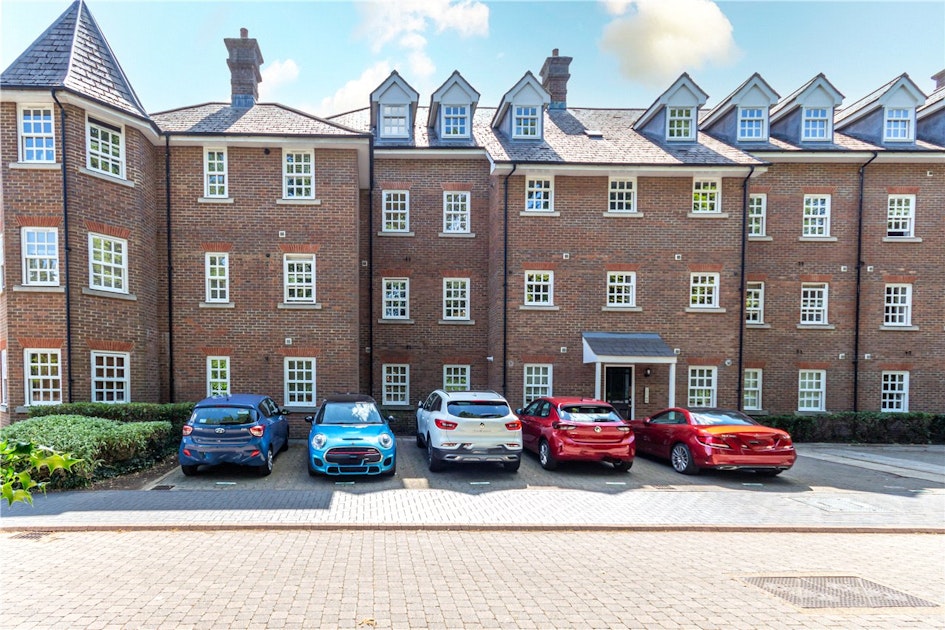 Chime Square, St. Albans, Hertfordshire, AL3 5JZ | Ashtons