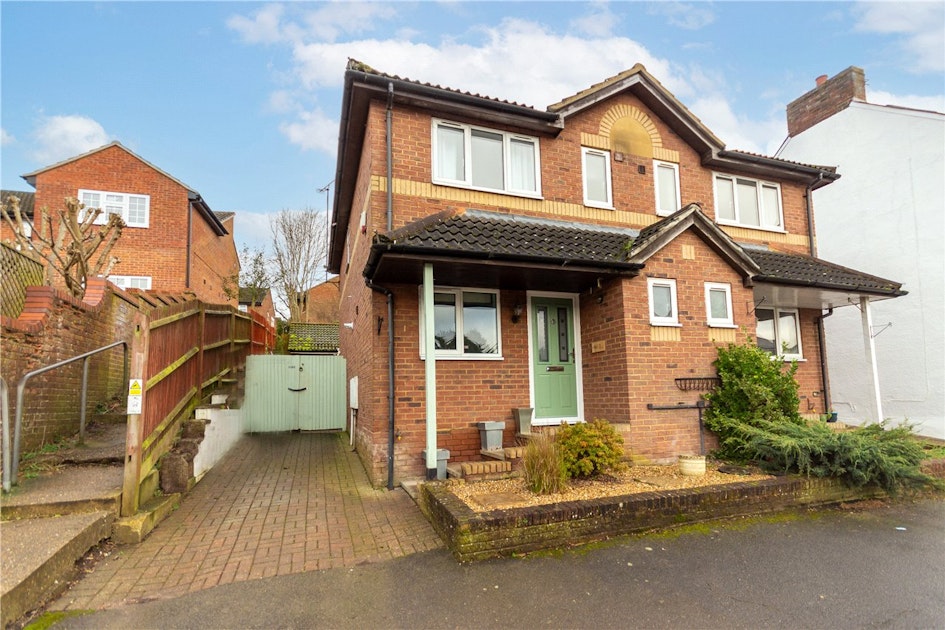 High Street, Markyate, St. Albans, Hertfordshire, AL3 8JU | Ashtons