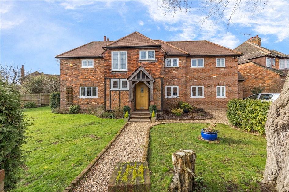 Crouch Hall Gardens, Redbourn, St. Albans, Hertfordshire, AL3 7EL | Ashtons
