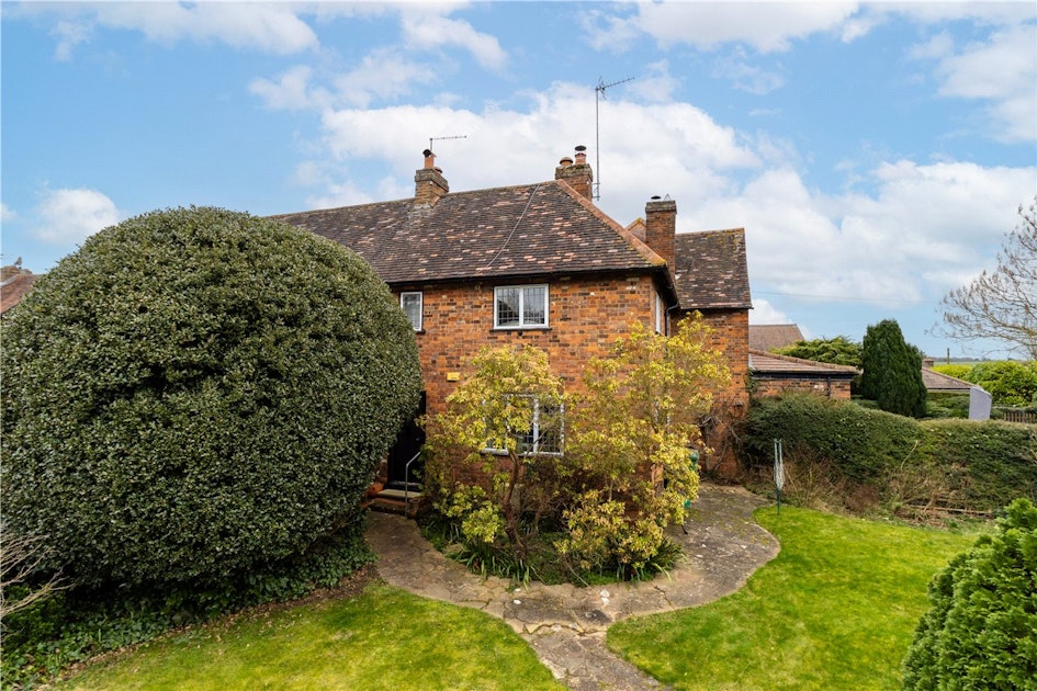 Crouch Hall Lane, Redbourn, St. Albans, Hertfordshire, AL3 7EQ | Ashtons