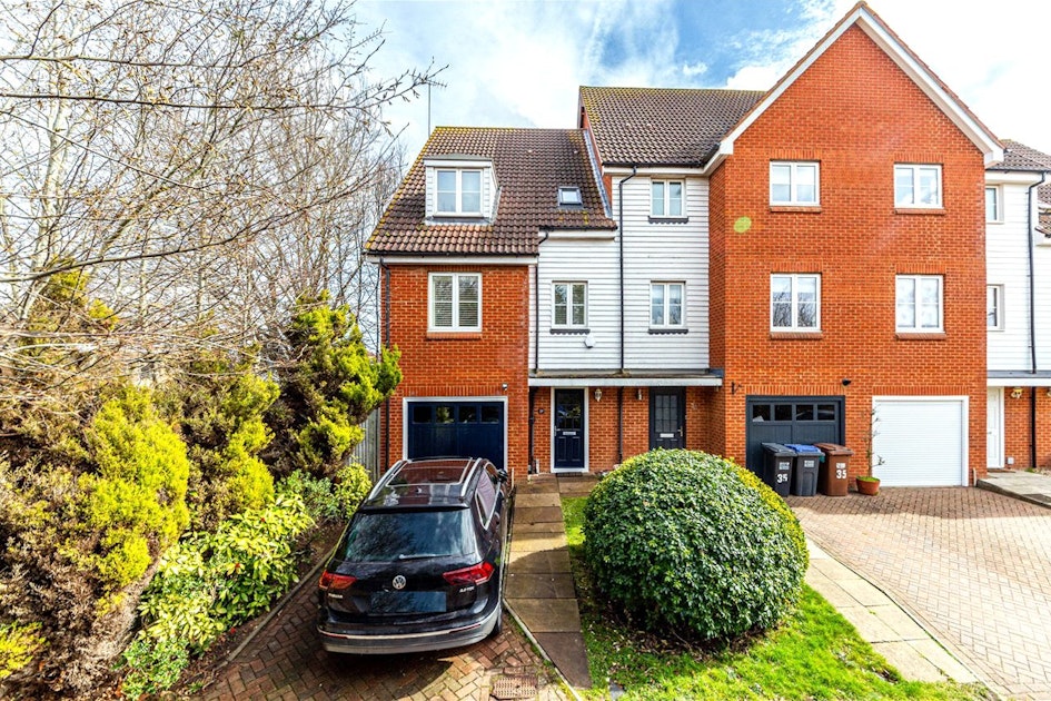 Lawrence Hall End, Welwyn Garden City, Hertfordshire, AL7 4FB | Ashtons