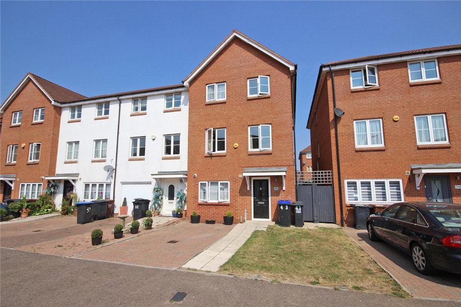 Chambers Grove, Welwyn Garden City, Hertfordshire, AL7 4FG | Ashtons